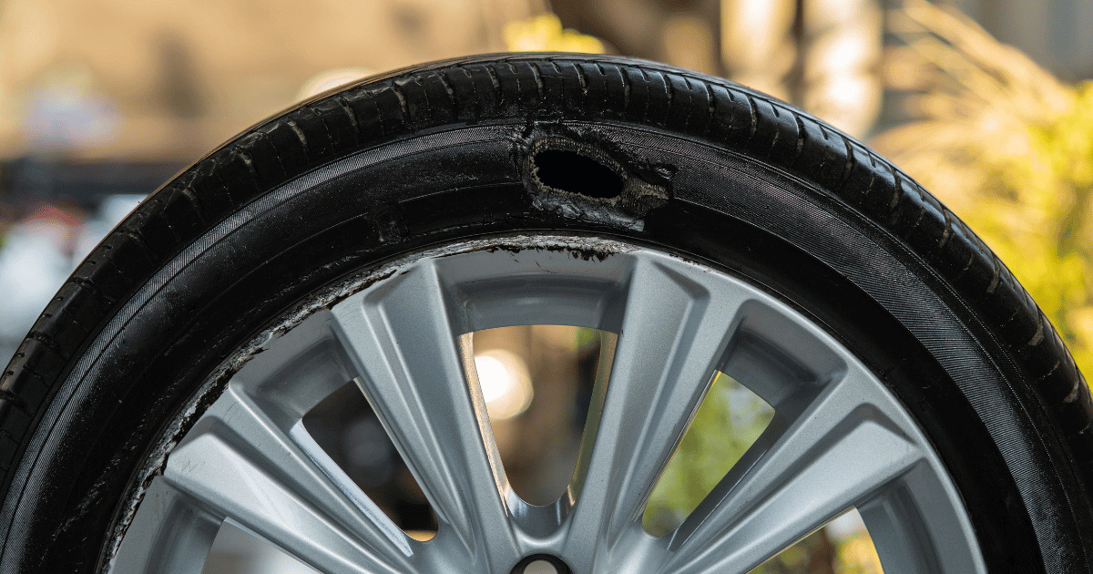 タイヤひび割れしやすいメーカーを買って損しないためのポイント | CAR ショップナビ